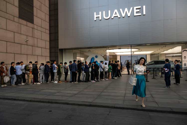 Huawei Unveils $1.4 Billion Chip R&D Center in Shanghai Amid AI Race