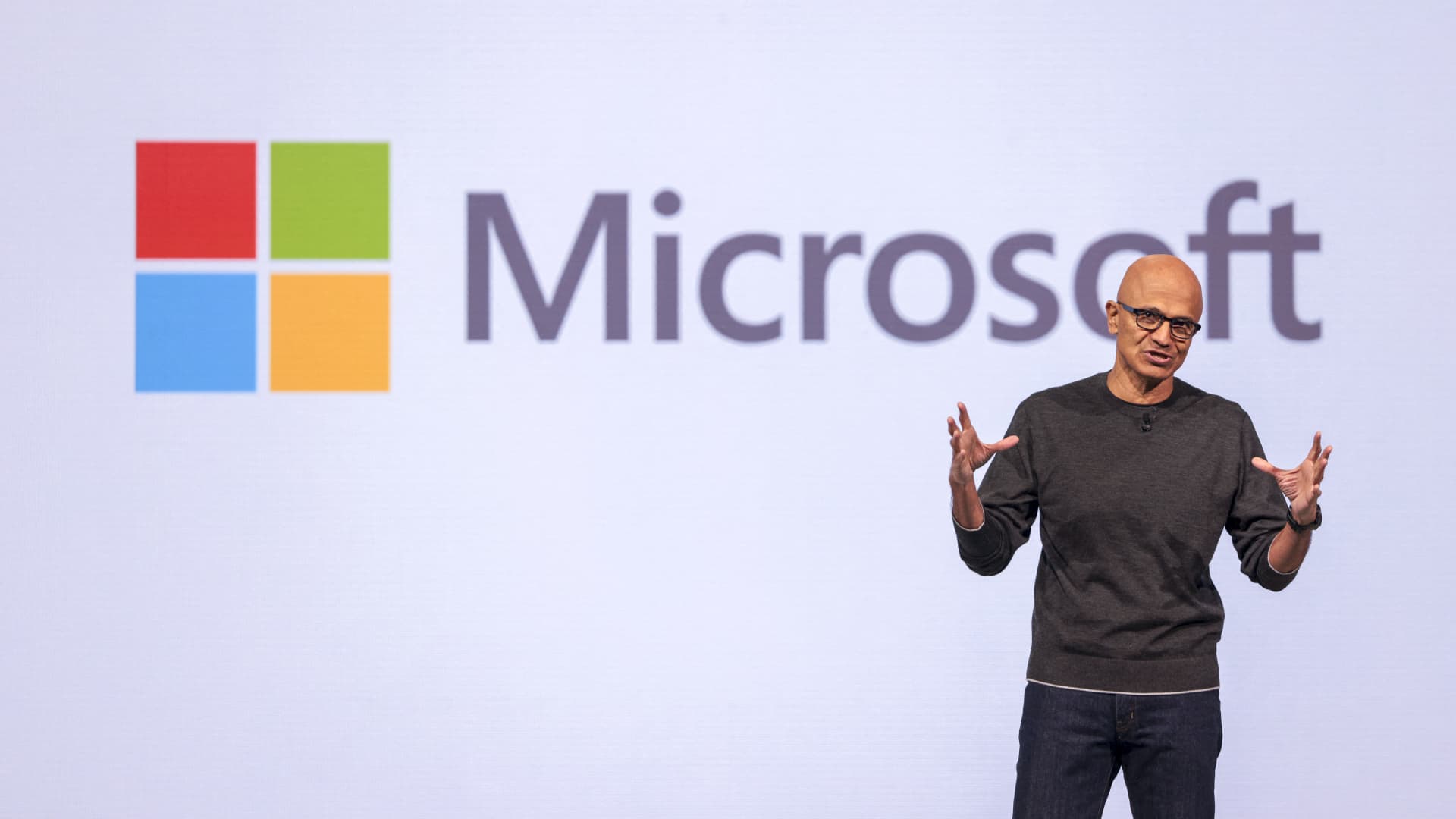 Microsoft's AI Dominance Drives Stock Surge and Analyst Optimism