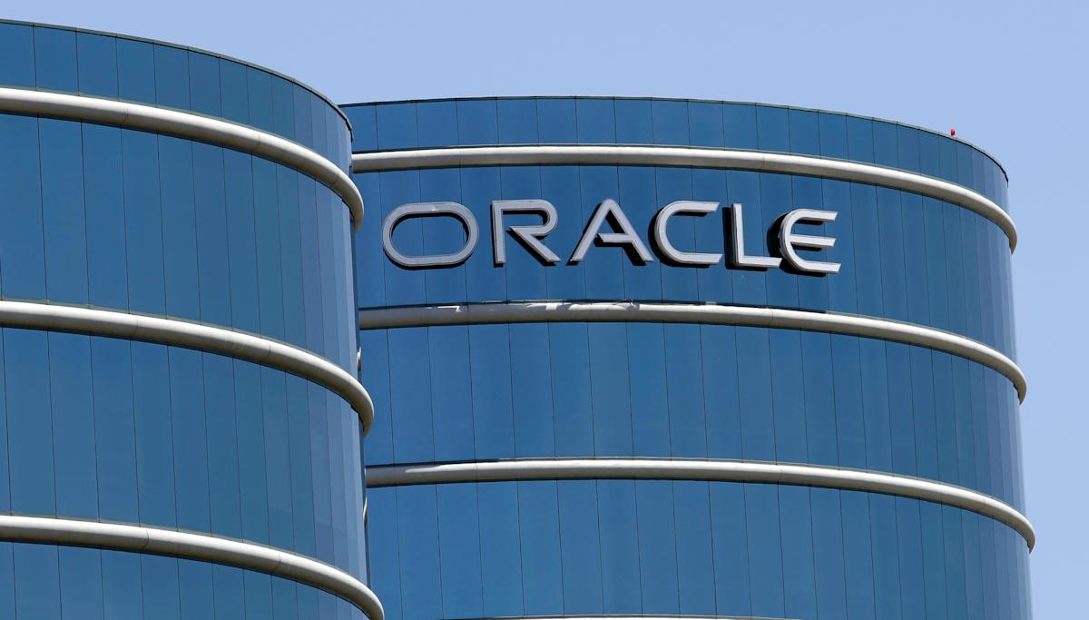 Oracle's Billion-Dollar Gamble: Gas-Powered Data Centers Fuel AI Ambitions