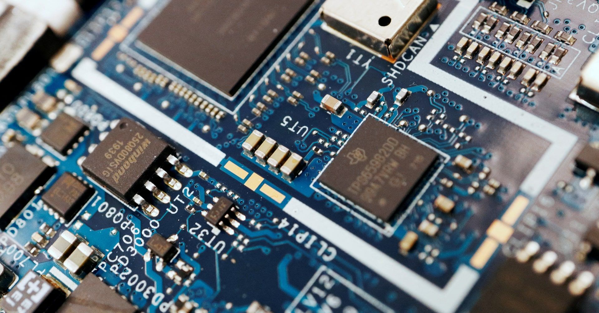 Marvell Technology's Stock Plummets Amid Disappointing Data Center ...