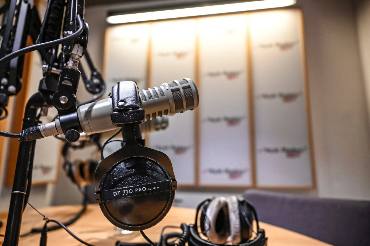 AI-Generated Podcasts: Revolutionizing Content Creation or Threatening ...