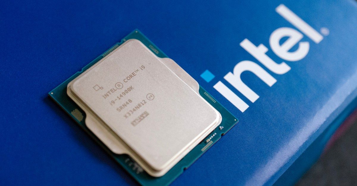 Intel's Resurgence: AI Demand Drives Supply Shortages and Strategic Shifts