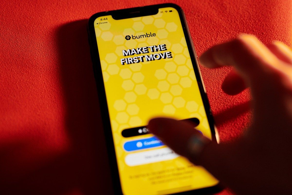 Bumble AI Features: Photo Feedback & Profile Tools