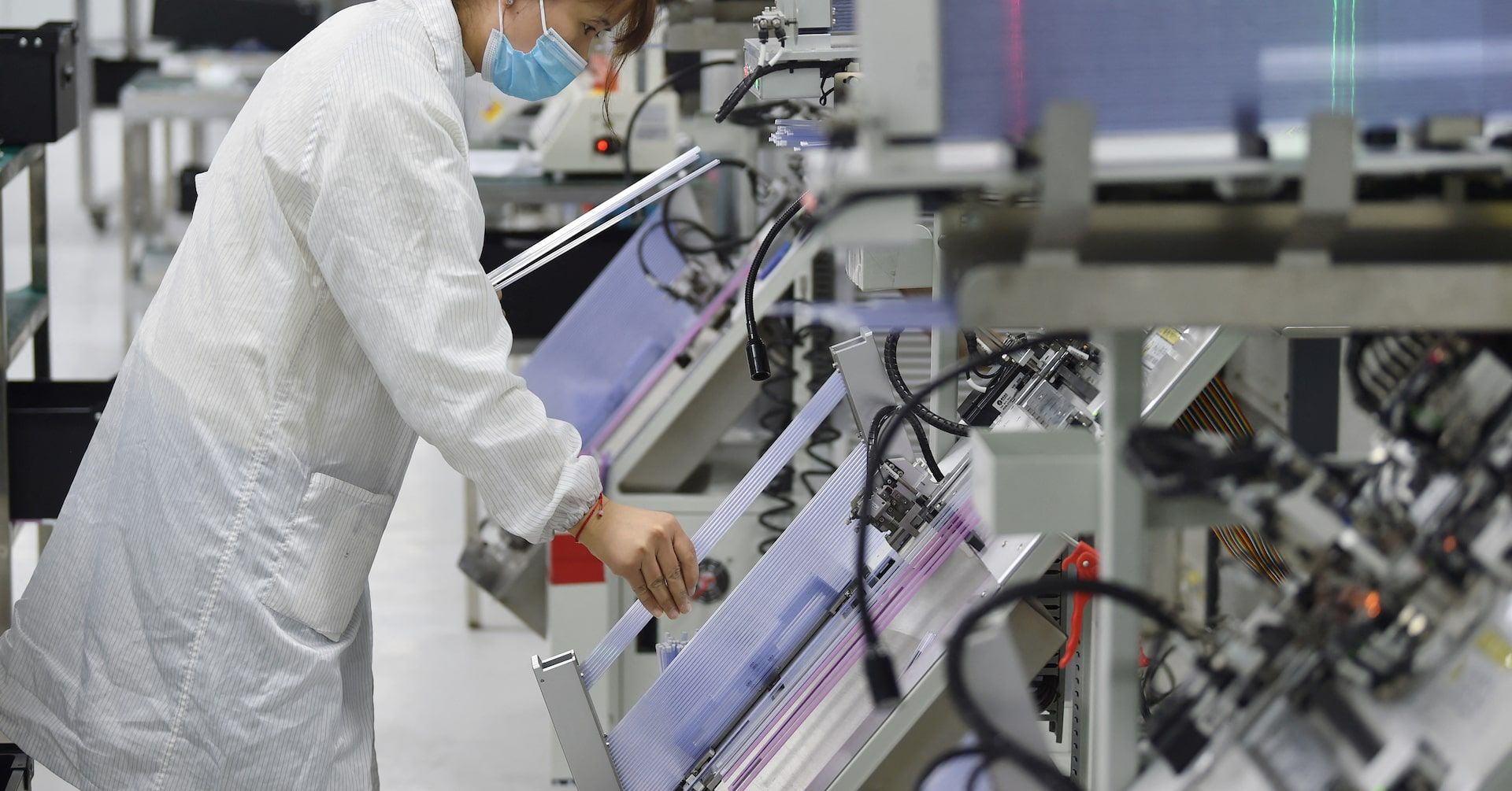 China Claims AI Leadership, Vows Tech Self-Reliance