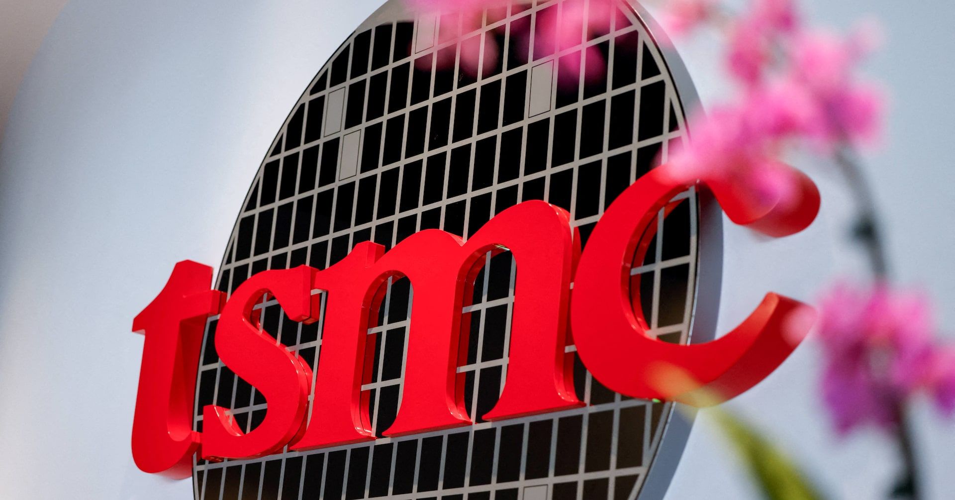TSMC Chip Manufacturing Technology Skips $400M Tool