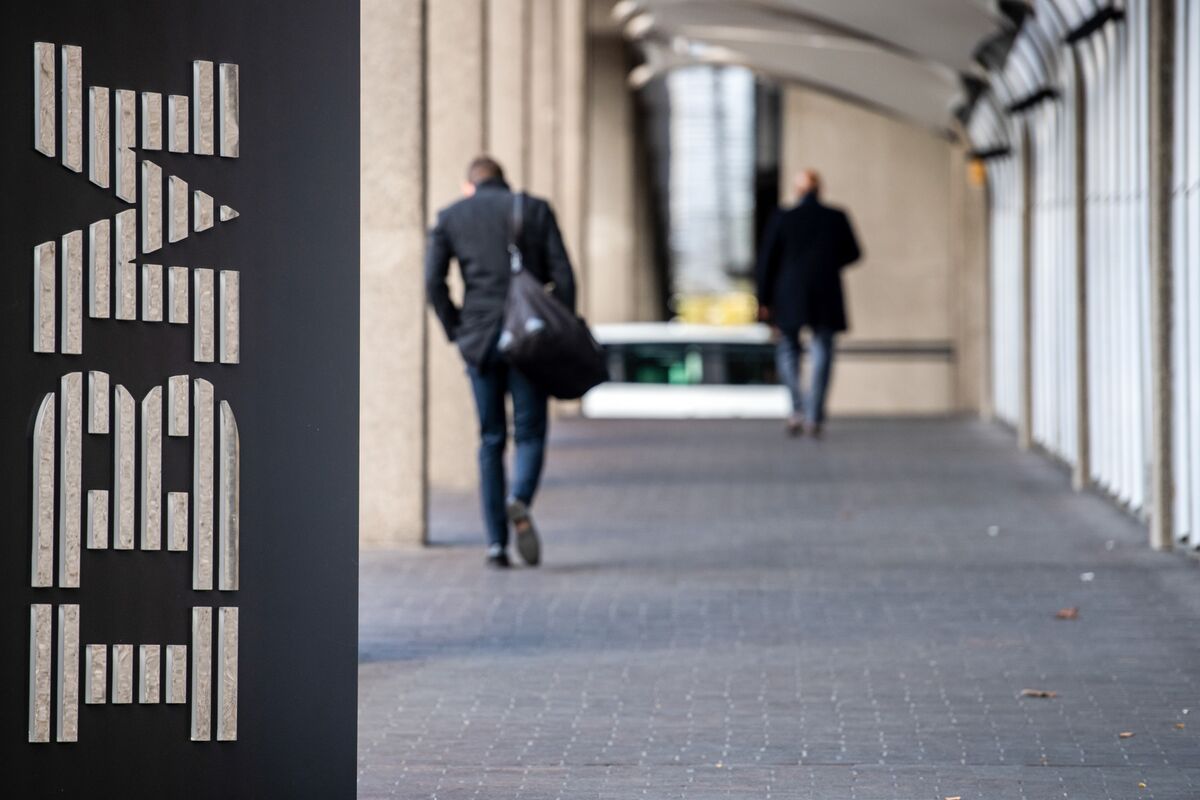 IBM Software Sales Beat Estimates Amid AI Concerns