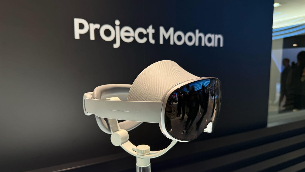 The Evolution of VR and Smart Glasses: Shaping the Future of Wearable Tech