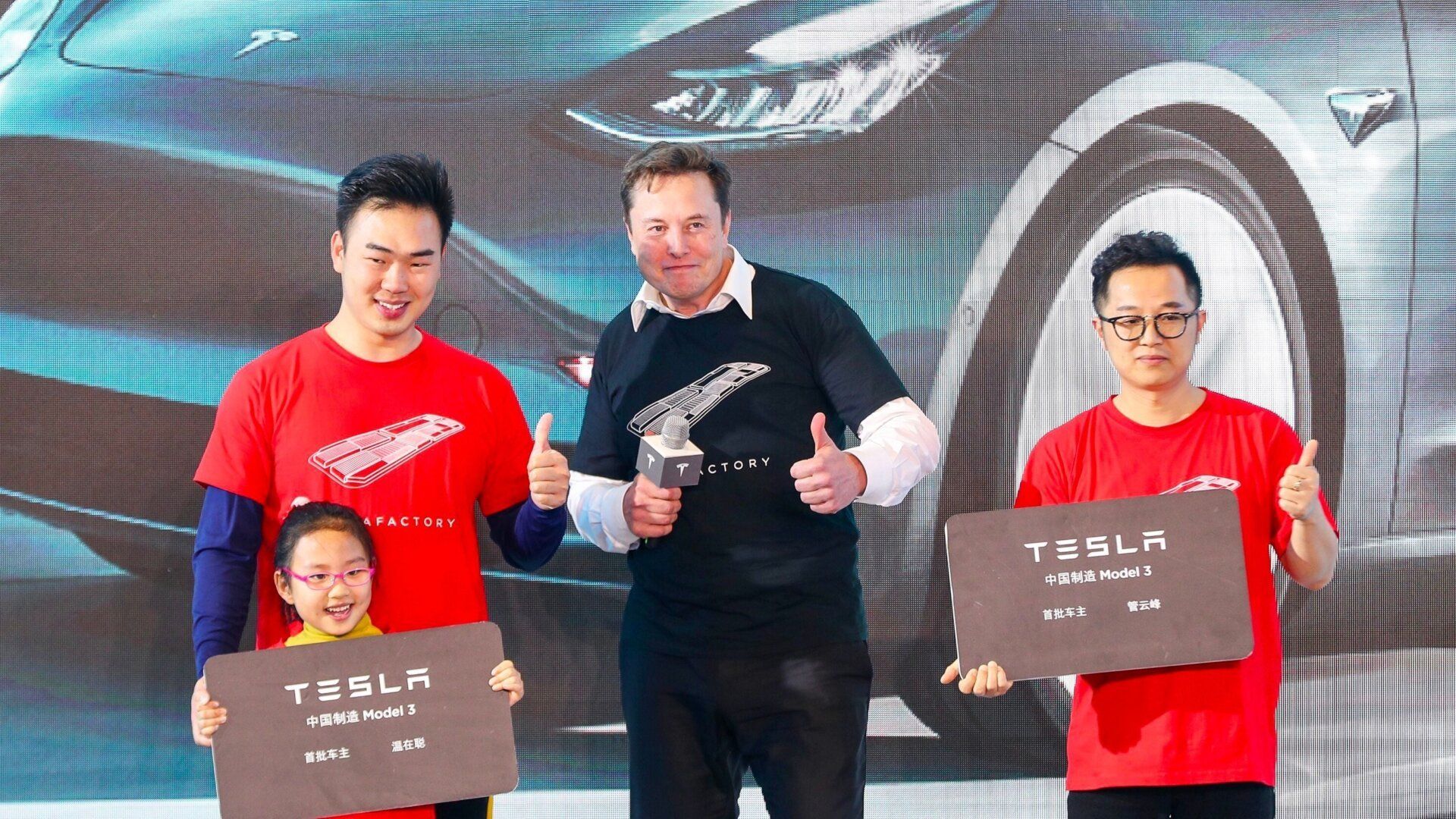 Tesla Integrates Chinese AI Models in Vehicles for China Market