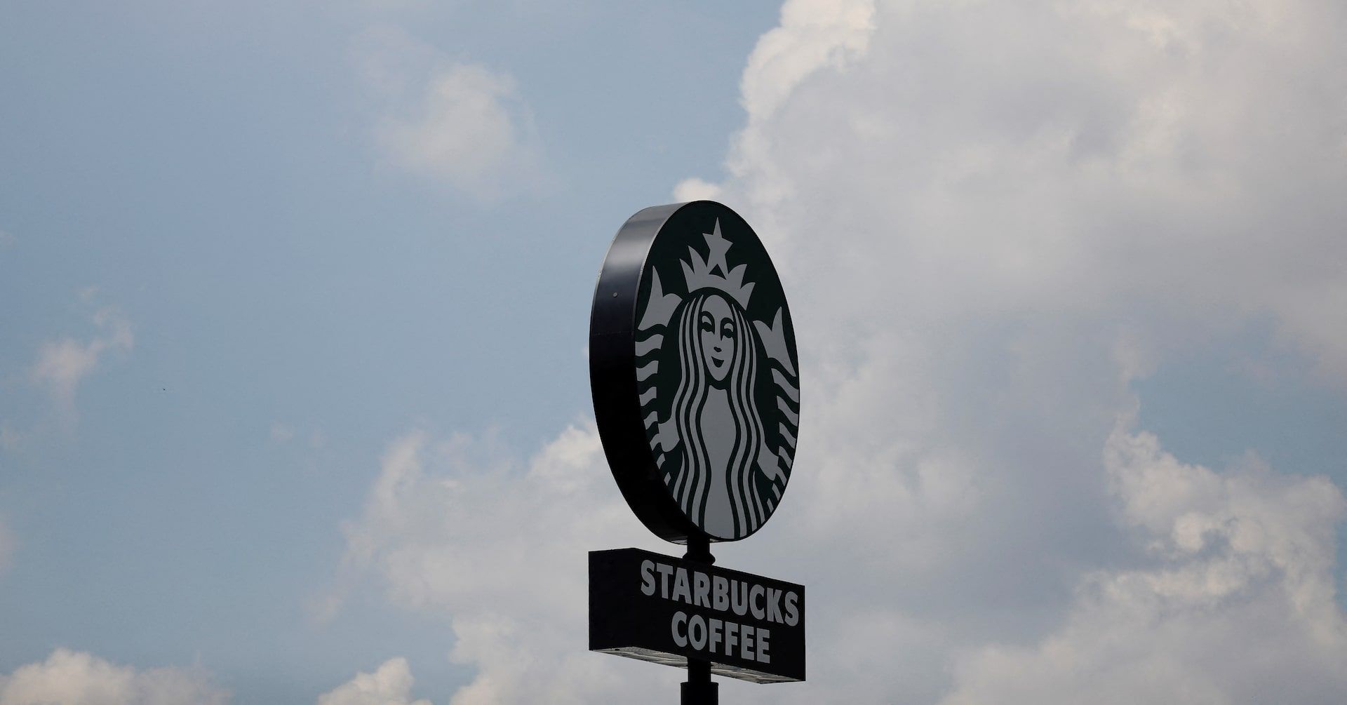 Starbucks Revolutionizes Inventory Management with AI Technology